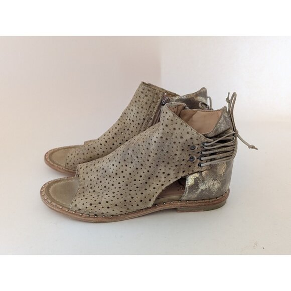 La Bottega di Lisa | Shoes | La Bottega Di Lisa Delfina Champagn Made ...